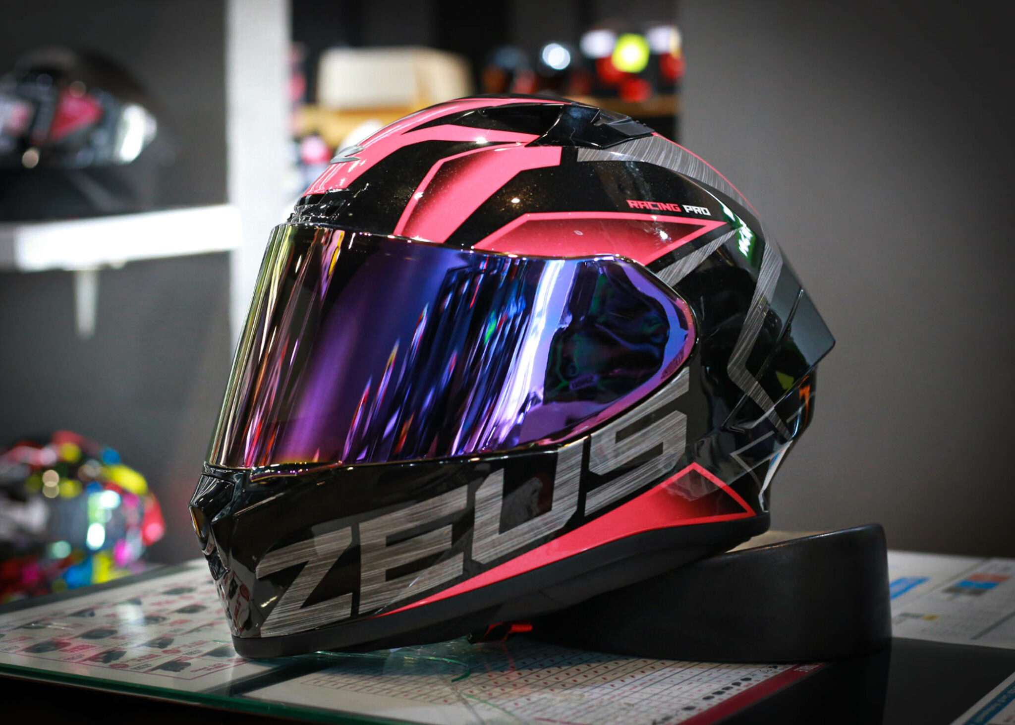 หมวกกันน็อค Zeus ZS-826 Sonic Metallic Black/Peach – MoreThanBikeShop