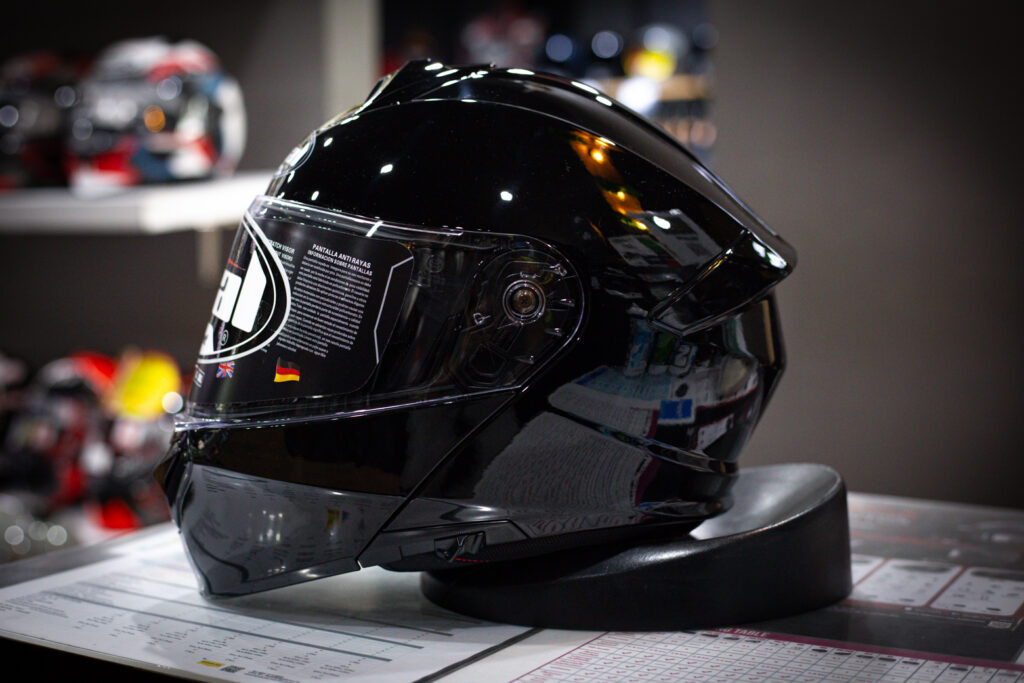 หมวกกันน็อคยกคาง REAL รุ่น ATLAS สีพื้น (ชิลด์ใส) – หมวกกันน็อก ถุงมือ ...