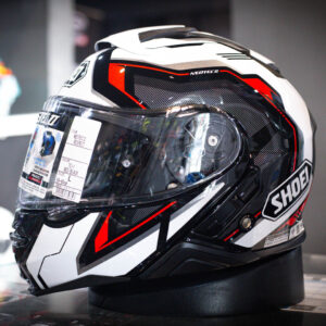 หมวกกันน็อคยกคาง SHOEI รุ่น NEOTEC II Graphic – MoreThanBikeShop