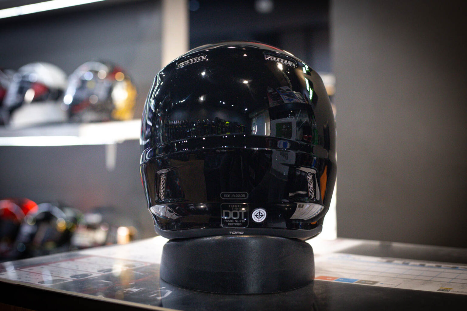 หมวกกันน็อค TORC รุ่น T-9 ลาย Black Gloss – MoreThanBikeShop